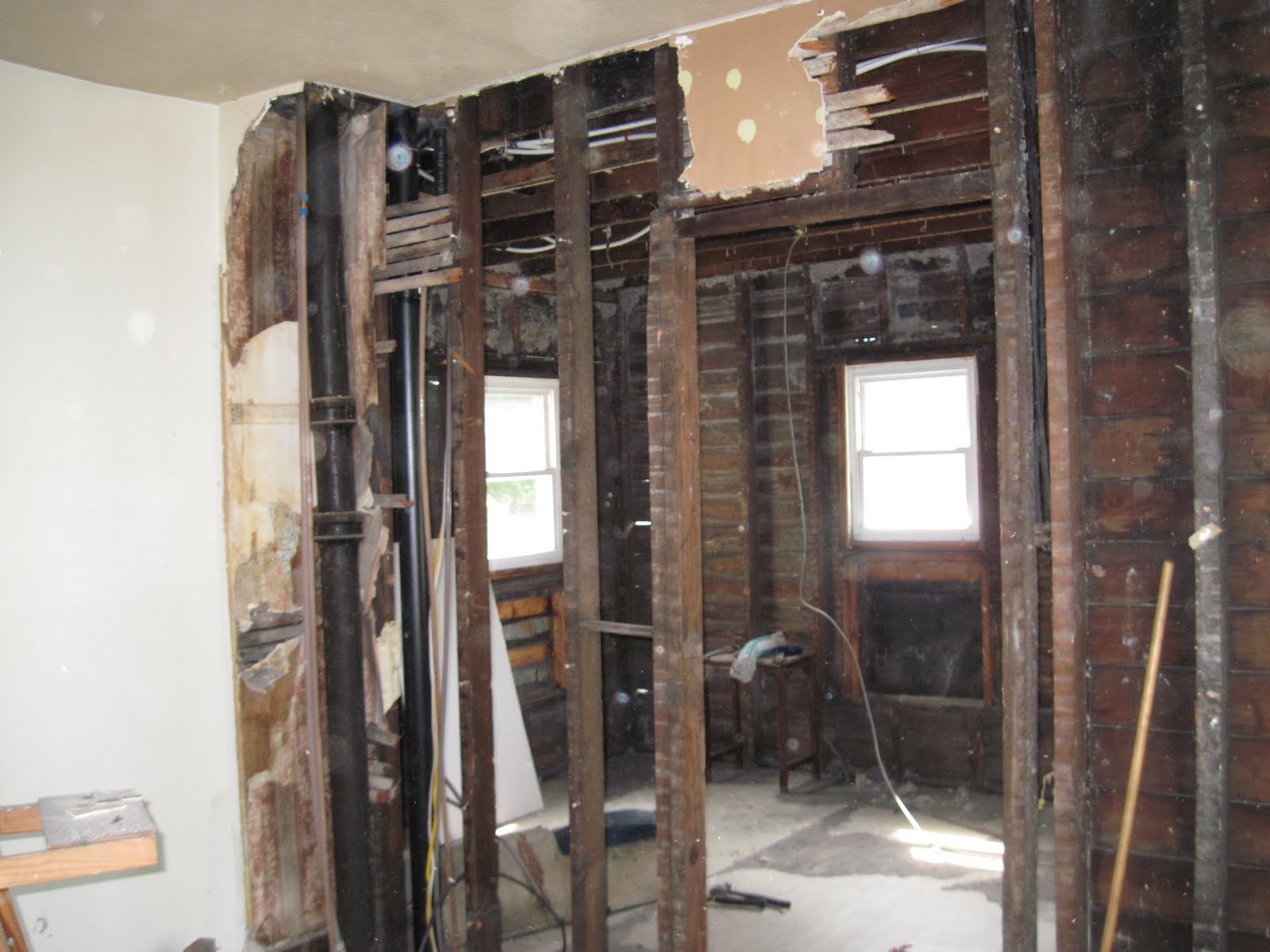 Dining Room Demolition Turned into Bedroom ~ FINISHED WALLS